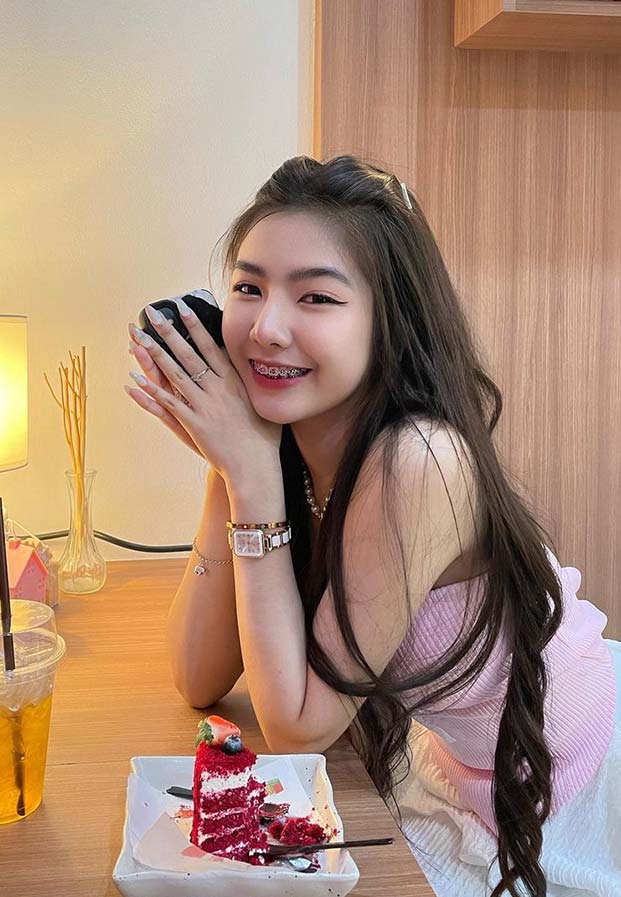 ประวัติ Benz Thassanee สวยพริตตี้ นางแบบ สวยร้อนแรง น่ารักใส